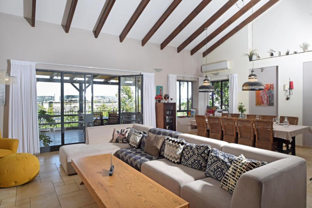 Dream House in Shoresh | Villa in Shoresh, Israel