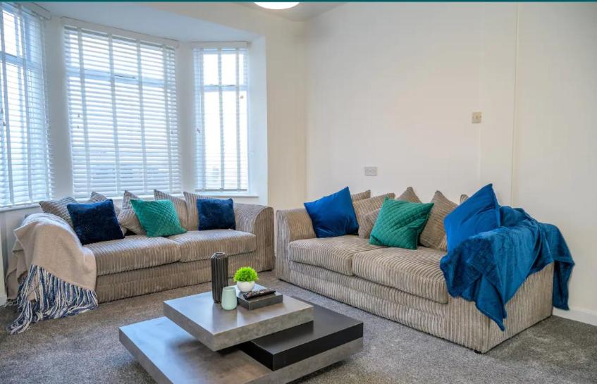 Large 7 bedroom town house in Chester City Centre, Chester – Updated ...