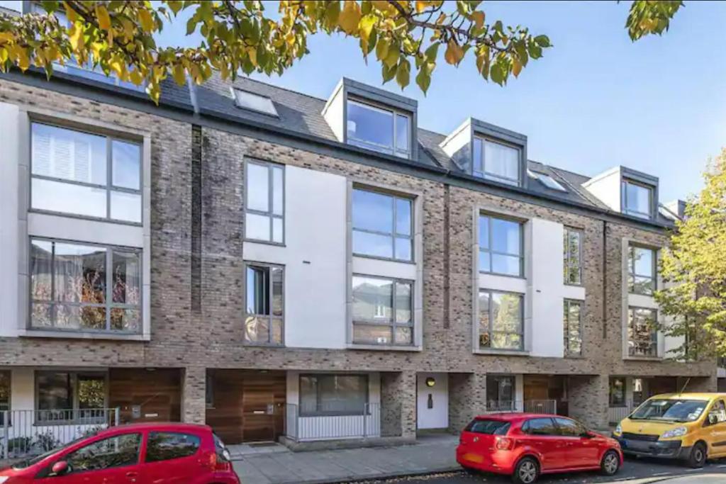 Modern flat in central London with car park, London – Updated 2023 Prices