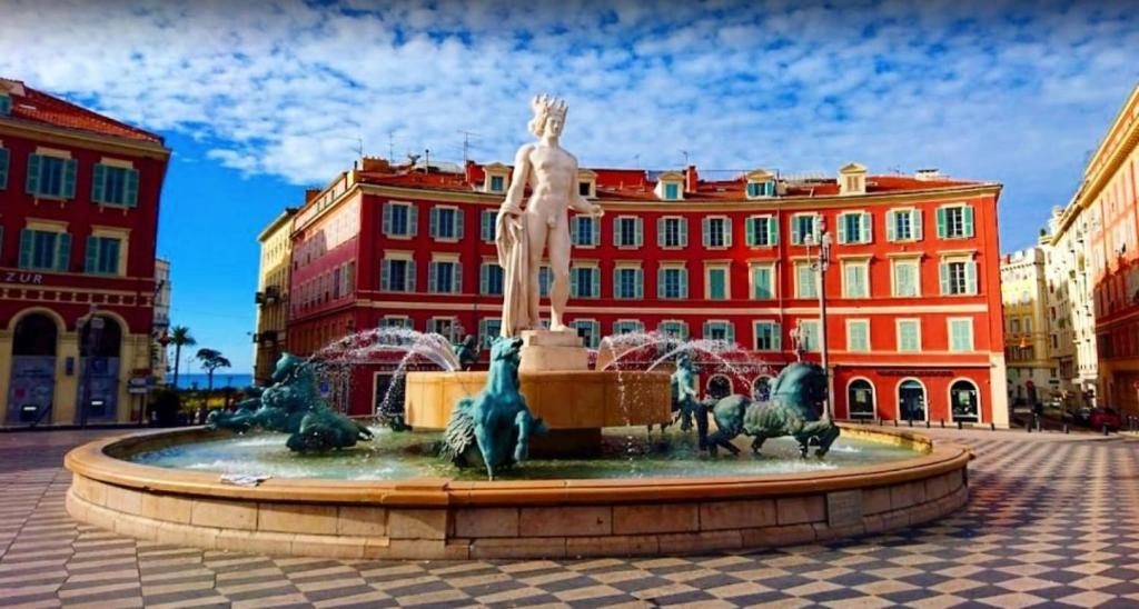 Apartamento Place Masséna - Unique ! 2 Pièces Au Calme Absolu Dernier ...