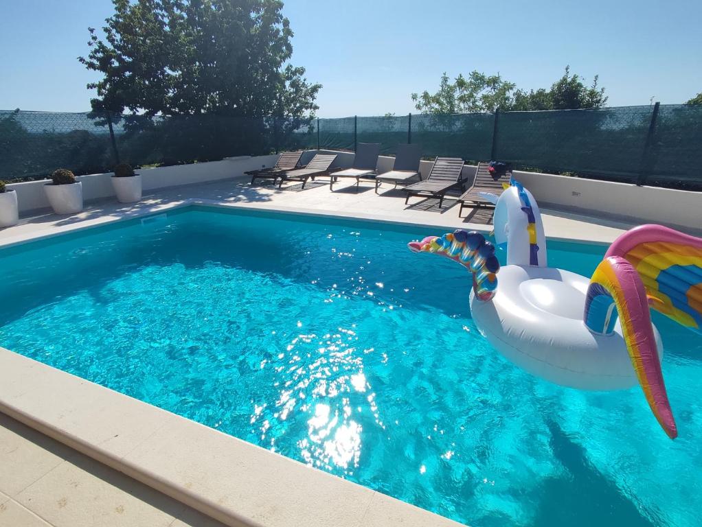 AISHA, Brtonigla (updated prices 2025)