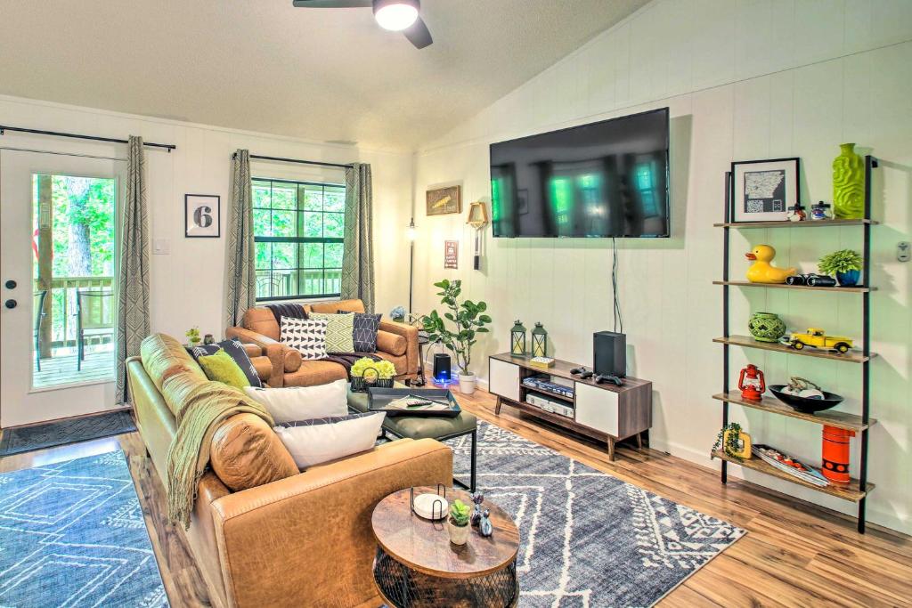 Deck and Resort Amenities Hot Springs Home!, Hot Springs (updated ...