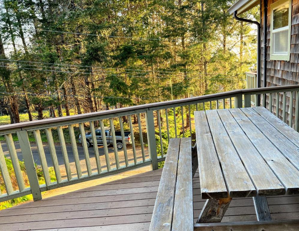 Contemporary House with Ocean View Decks, Shelter Cove (updated prices ...