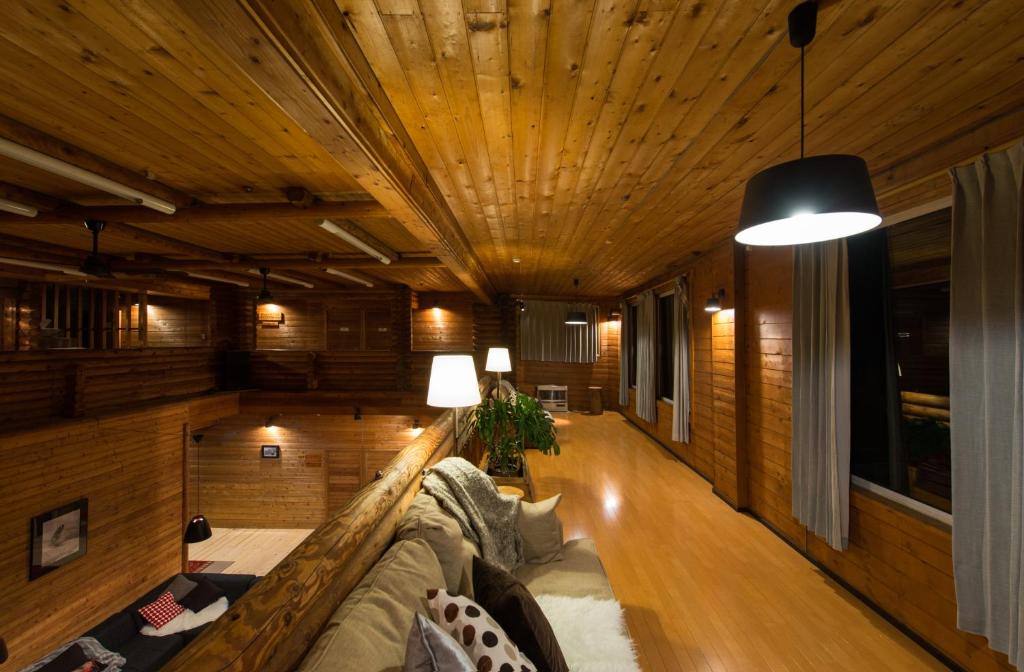 Moiwa Lodge, Niseko (updated prices 2025)
