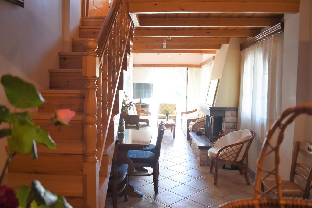 Travel guide Pramanta, Greece - Where to Sleep & Things to Do