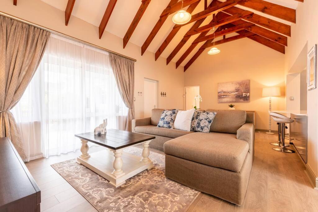 Sedgefield - Quick WALK to Beach. REDUCED Winter Rates - Sleeps 6 ...