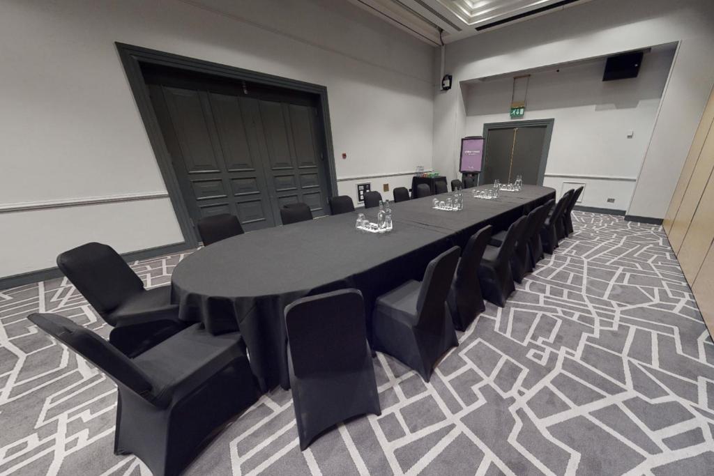 Village Hotel Swindon, Swindon (updated prices 2025)