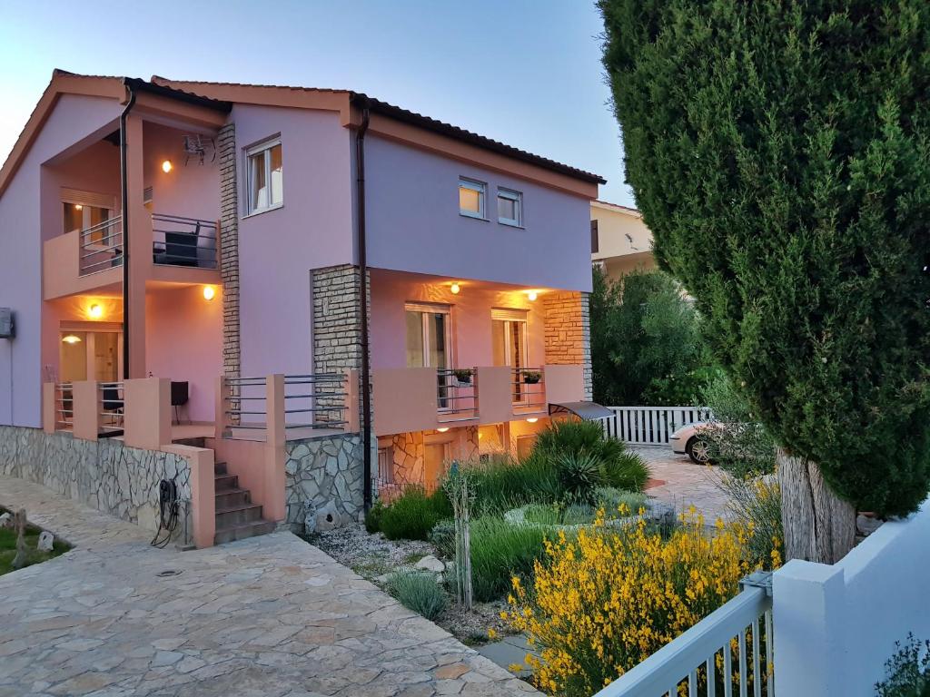 Cypress Tree Holiday Villa- Sabunike Nin - Nin