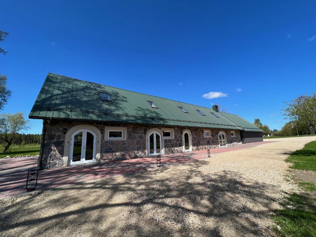 Valgesoo maakivivilla kuni 20-le kylalisele, Valgesoo (updated prices 2025)