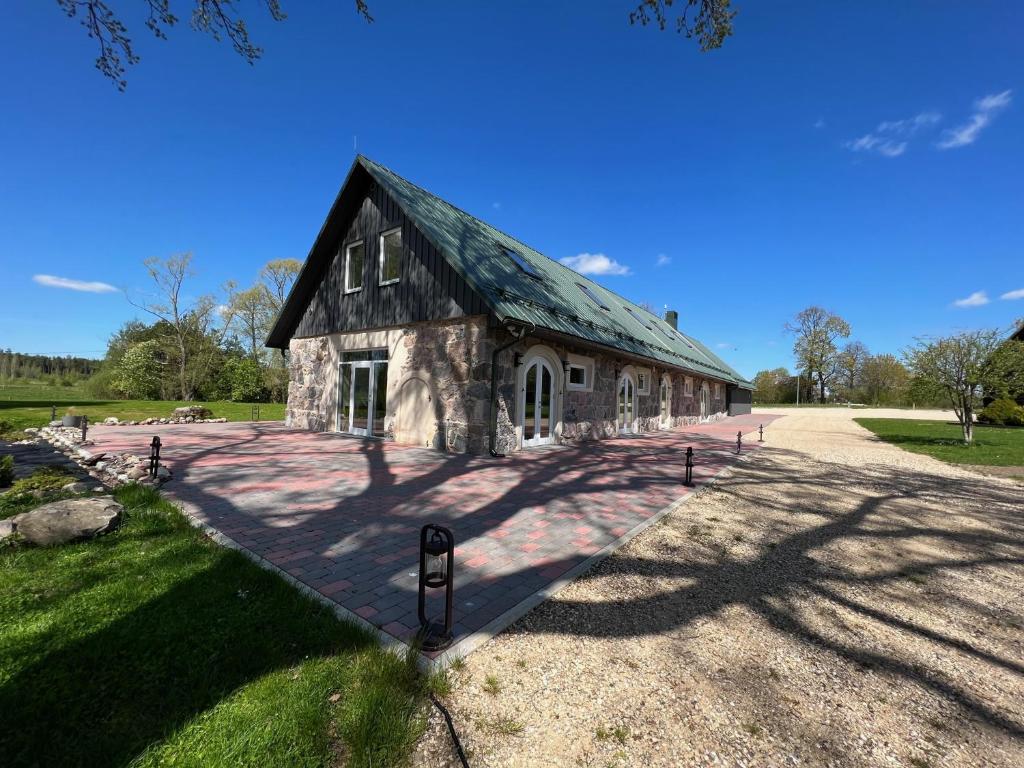 Valgesoo maakivivilla kuni 20-le kylalisele, Valgesoo (updated prices 2025)