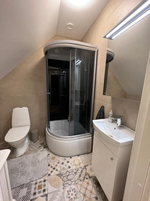 Valgesoo maakivivilla kuni 20-le kylalisele, Valgesoo (updated prices 2025)