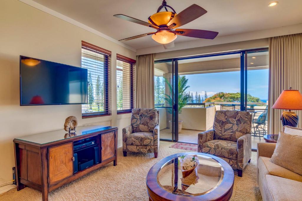 Kapalua Extraordinaire with Glorious Ocean Views!, Kahana (updated ...