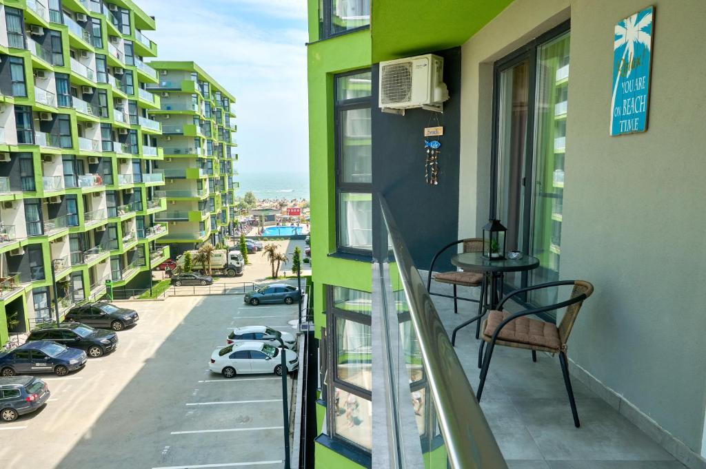 Smarald Apartment ALEZZI Spa n Pools Beach resort, Mamaia Nord ...