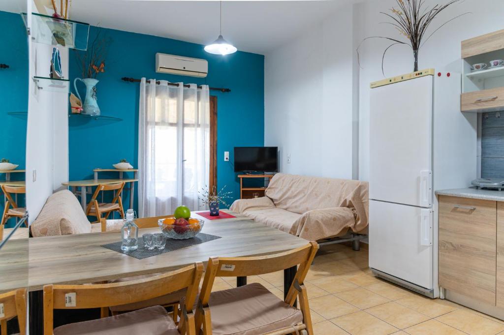 Seaside Apartment in Anissaras, Hersonissos (updated prices 2025)