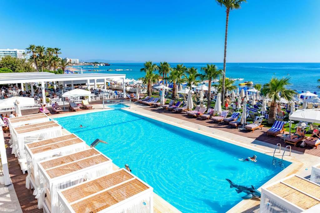 Silver Sands Beach Hotel — Official Website
