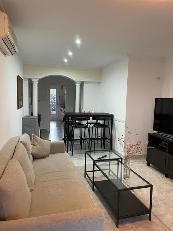 PUERTO BANUS - Nueva Andalucia - Urb SENORIO DE ALOHA, Marbella ...