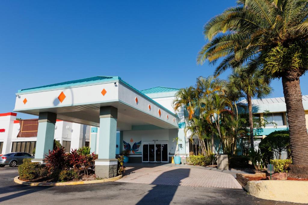 Garnet Inn & Suites, Orlando, Orlando (updated prices 2025)