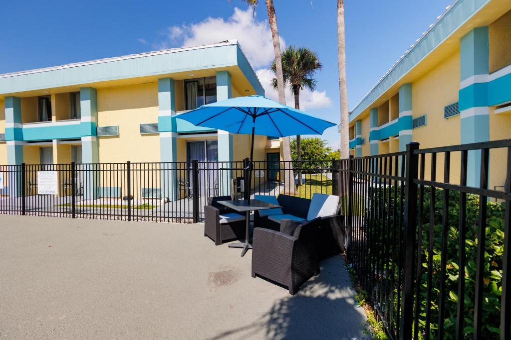Garnet Inn & Suites, Orlando, Orlando (updated prices 2025)