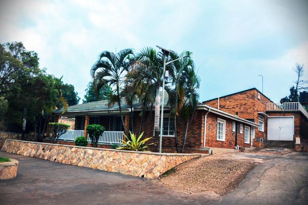 SamWeb Bed and Breakfast, Kampala (updated prices 2025)