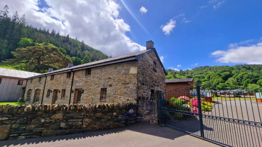 Glandwr Cottage at Hendre Rhys Gethin, Betws-y-coed (updated prices 2025)
