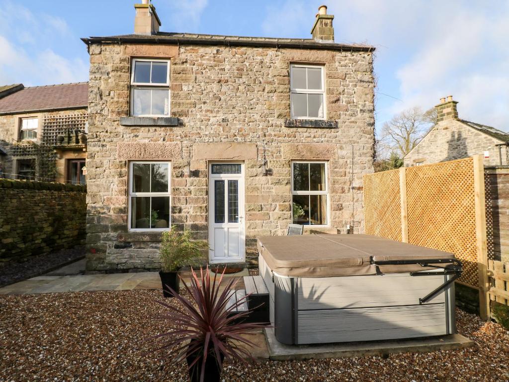 Woodbine Cottage, Matlock (updated prices 2026)