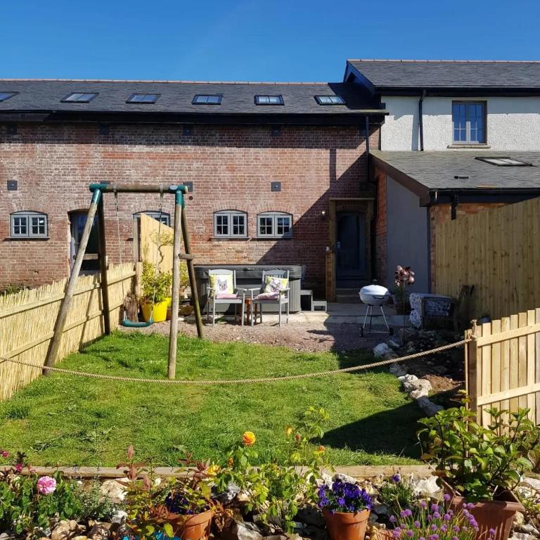 3 Bedroom Cottage - Hot Tub Garden Parking, Honiton (updated prices 2026)