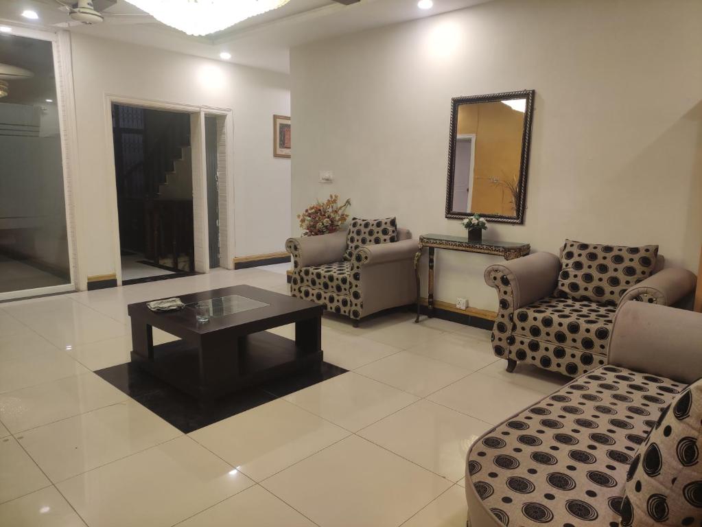 Sunrise Rest House - Islamabad