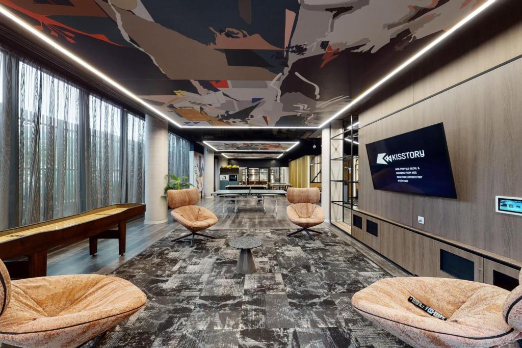 Private Bedrooms with Shared Kitchen, Studios and 2 Bed Apartments at ...