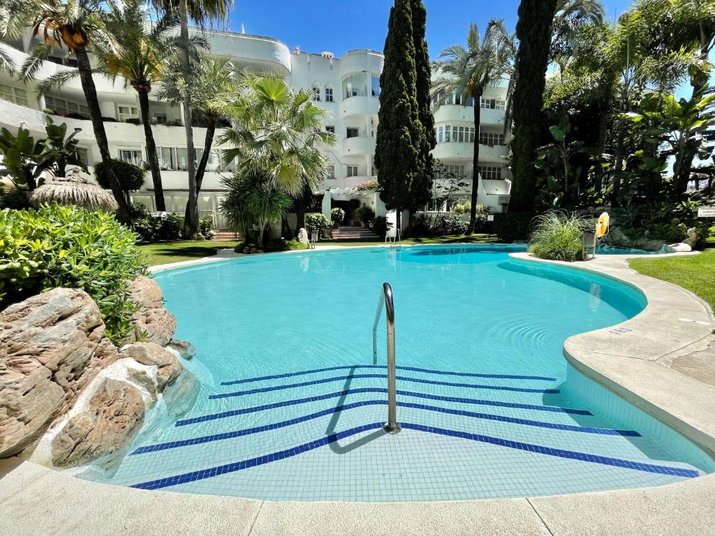 Marbella Real Golden Mile -EaW Homes, Marbella (updated prices 2025)