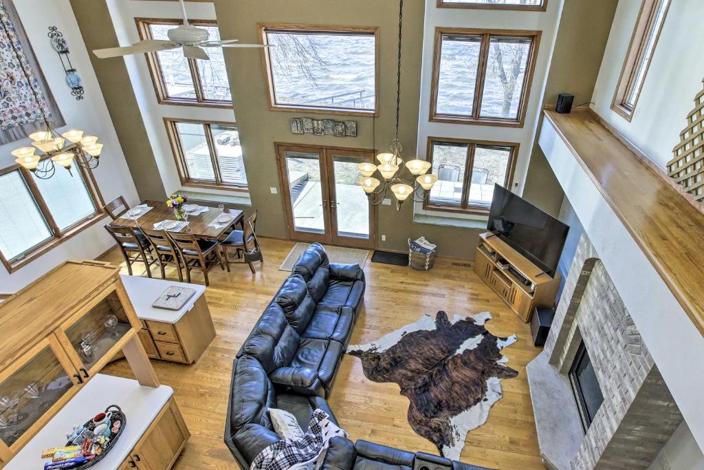 Bright Cecil Home with Boat Dock and Lake Access!, Shawano (updated ...