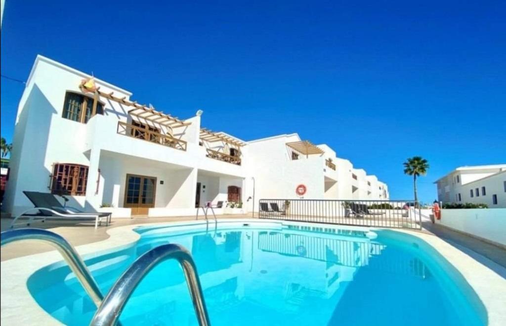 Heated pools-200m beach- Wifi, Puerto del Carmen (updated prices 2026)