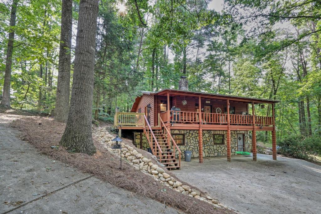 Idyllic Blue Ridge Cabin about 1 Mi to Downtown!, Blue Ridge (precios ...