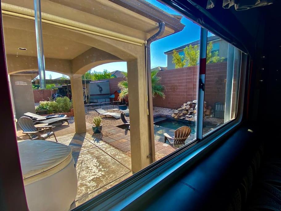 Tiny Stone pool Inn RV, Pets stay free, Zion National Park, your ...