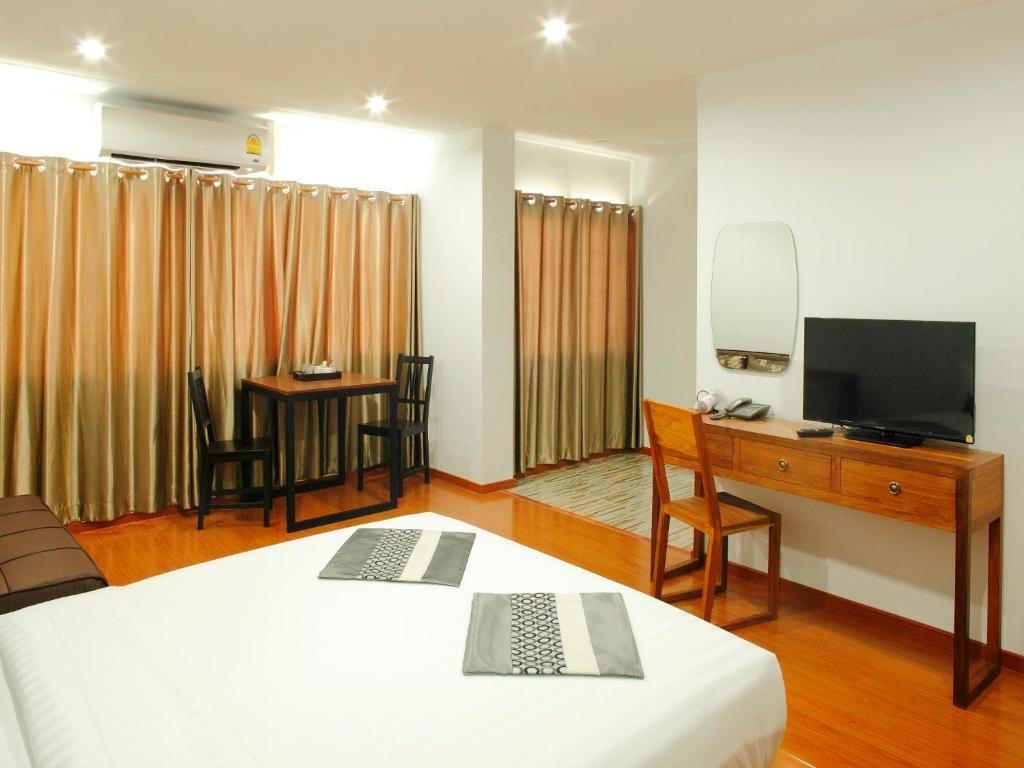 Double DD House at MRT Sutthisarn, Bangkok (updated prices 2025)
