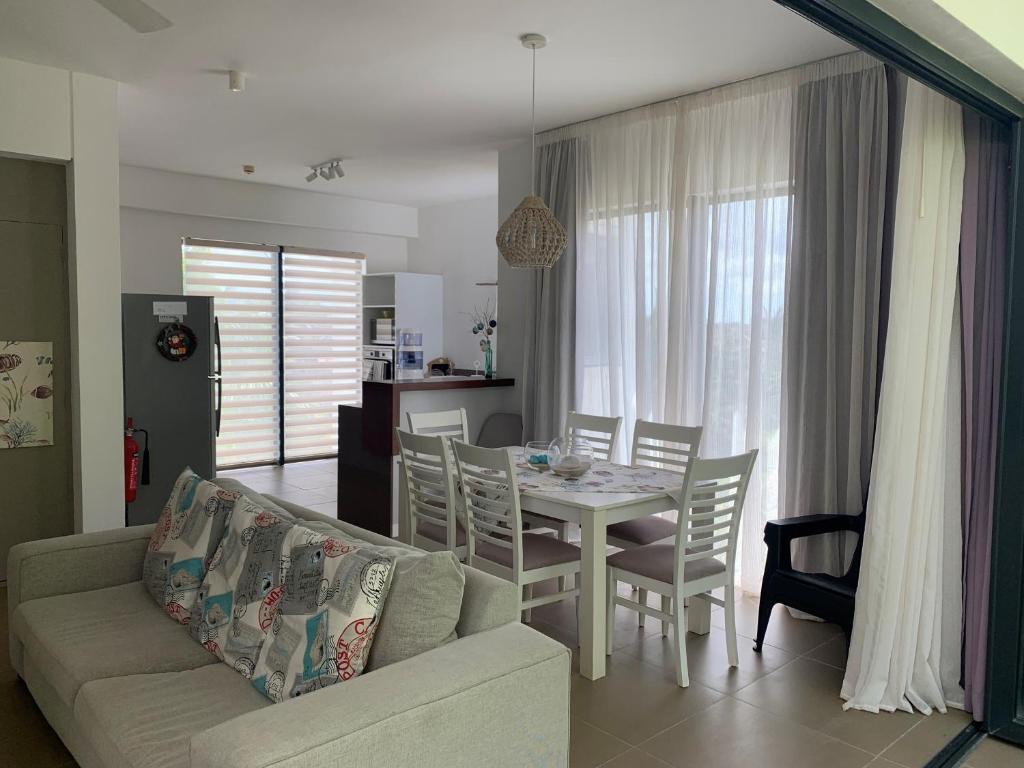 Azuri Apartment 8, Roches Noires (updated prices 2025)