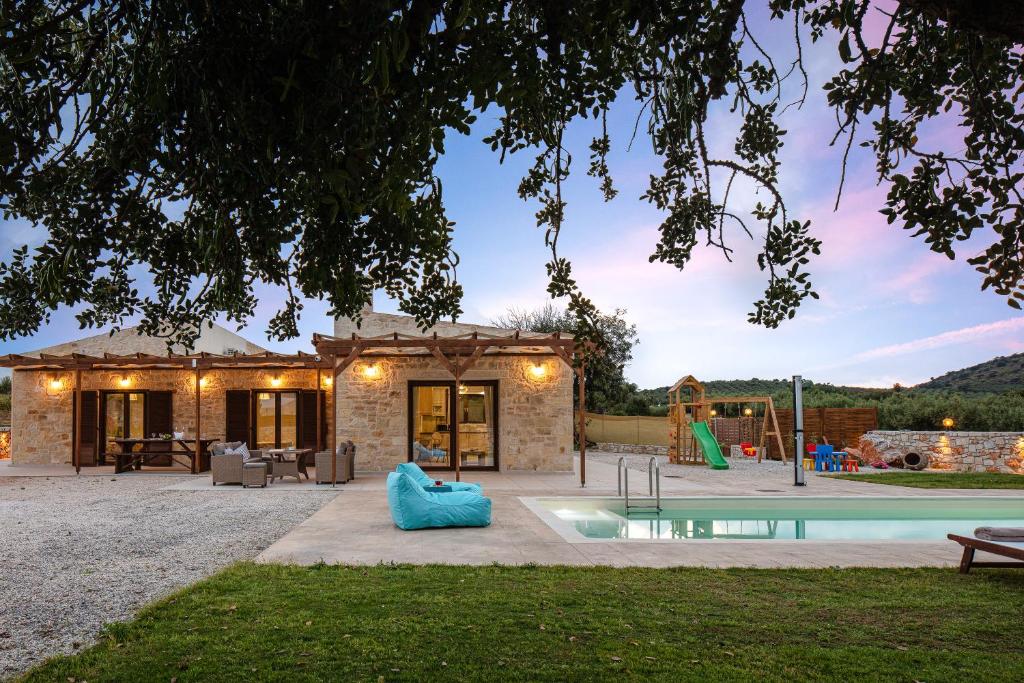 Unique, stonebuilt, rural villas with private pools!, Melidhónion ...