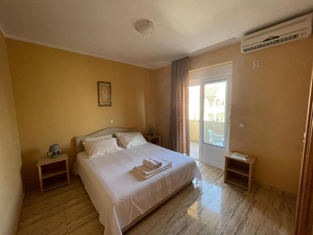 Mali Medved Ulcinj, Ulcinj (updated prices 2025)