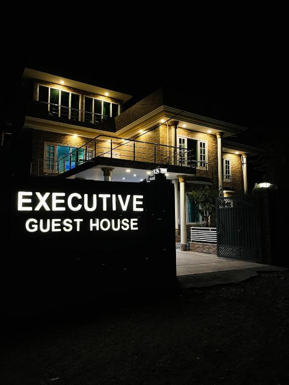 Executive Guest House (Pakistan Skardu) - Booking.com