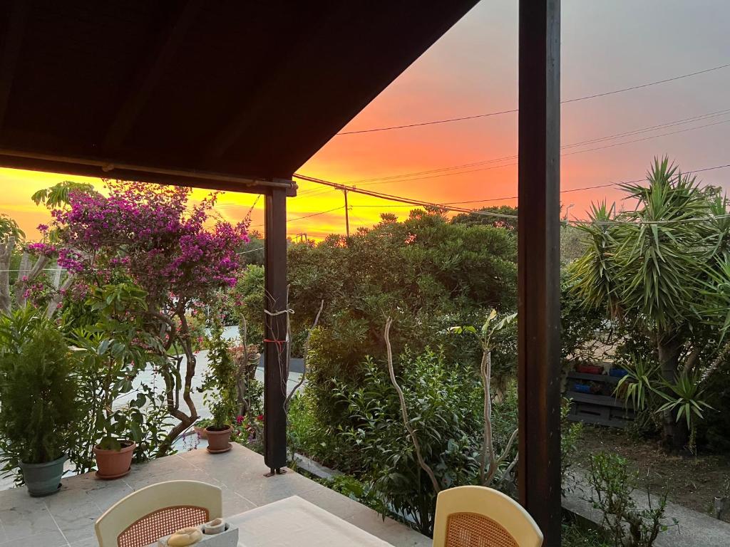 Tranquil Garden Cottage - Faliraki