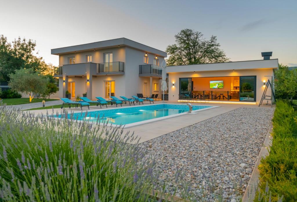 Villa Lukrecia, Luxury Villa in Imotski-Makarska, Donji Proložac ...