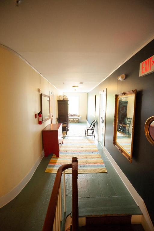 Yellow House Inn, Bar Harbor (updated prices 2025)