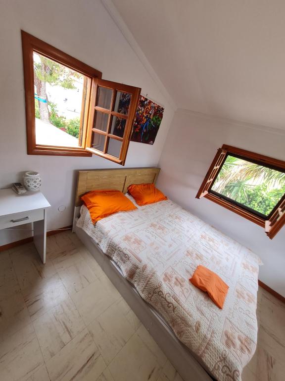 SPIROFER ROOM, Vari (precios actualizados 2025)