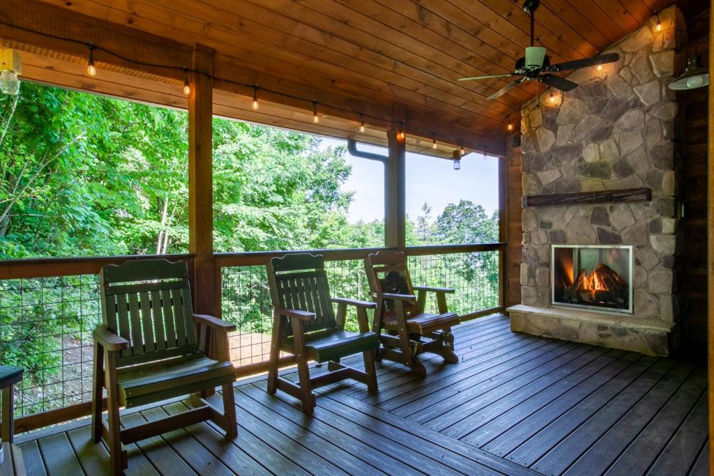 Family Time - Theatre - Fire Pit - Hot Tub & View - Great Smoky Mountains National Park