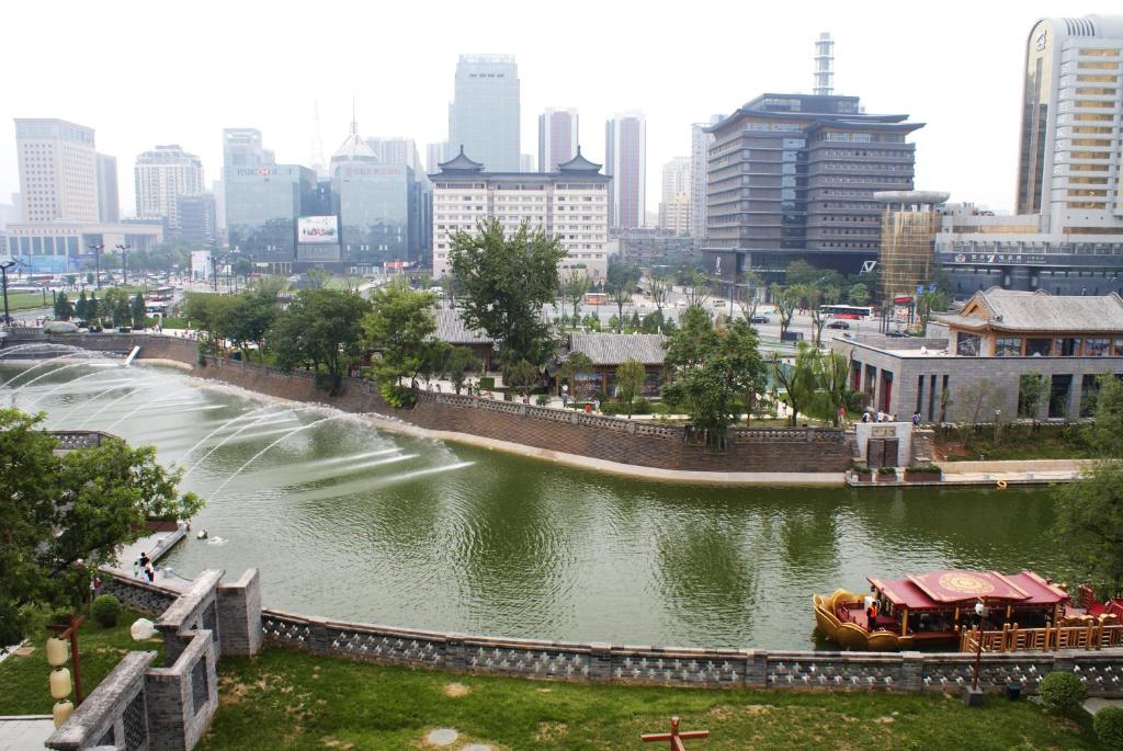 Xi'an Dajing Castle Hotel Bell Tower & YONGNING Gate, Xi'an (updated ...