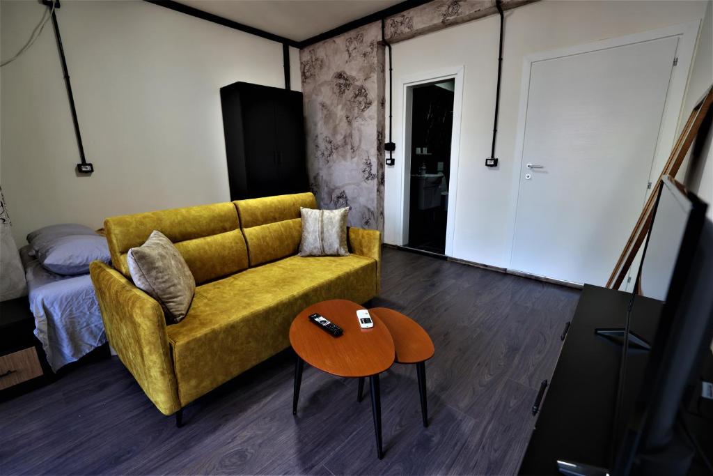 Stylish Studio in the Heart of Tirana #3, Tirana (precios actualizados ...