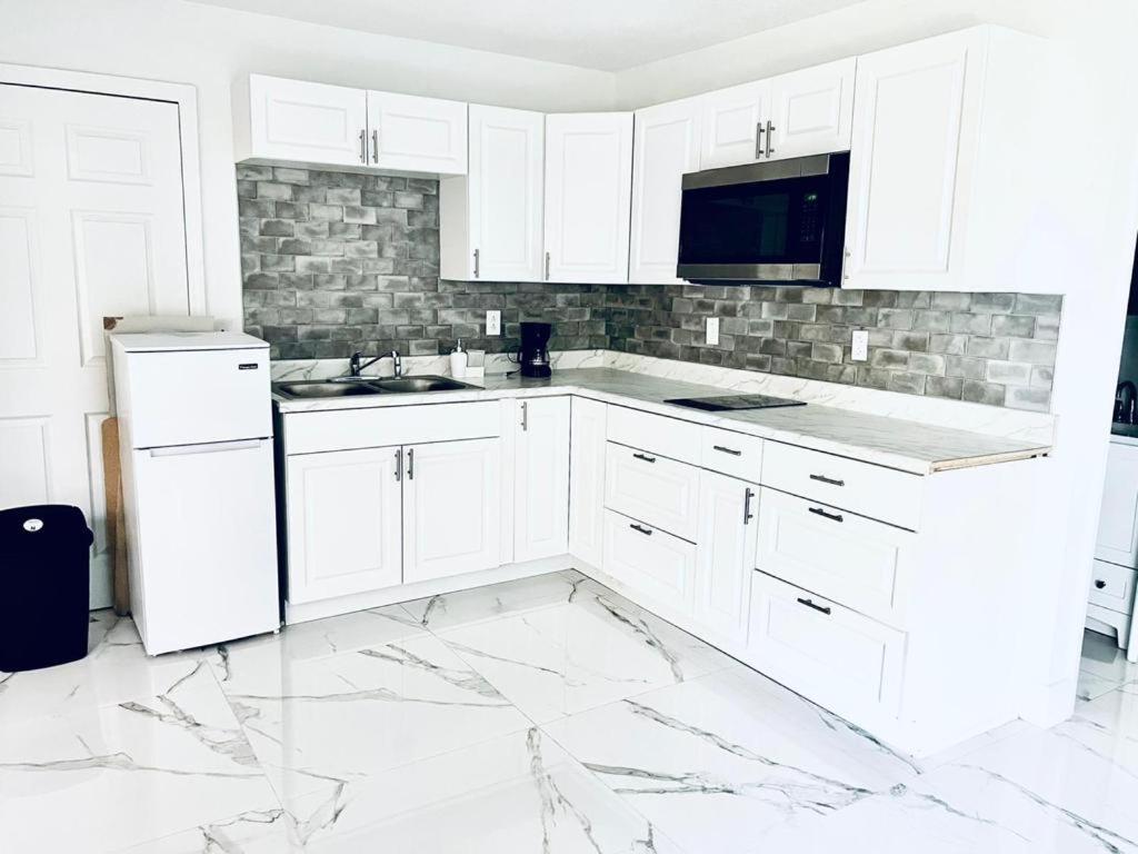 Amazing private home stay bedroom with kitchen, Tampa (updated prices 2024)