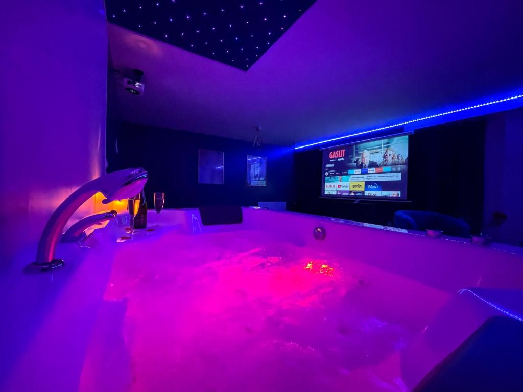 Spa sous les étoiles - Cinéma - Netflix - Parking - Gare in Amiens