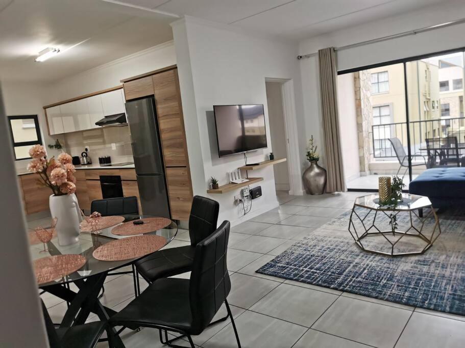 Teasa Stays - Leisure germ in Waterfall, Midrand (updated prices 2025)