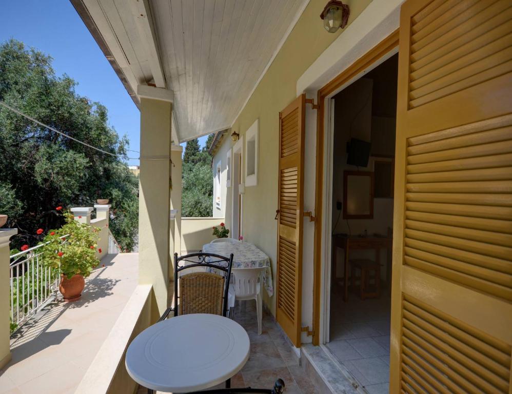 Mikeys Apartments, Paleokastritsa (updated prices 2026)