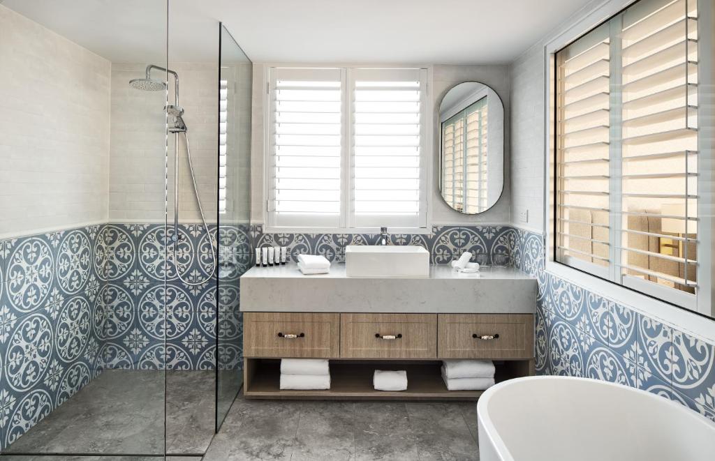 The Beachcomber Hotel & Resort, Ascend Hotel Collection, Toukley ...